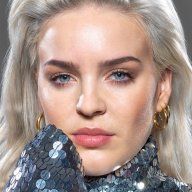 A Gentle Girl and A Short Escape 2 [v2.00] [Unidentified Flying Monster ...